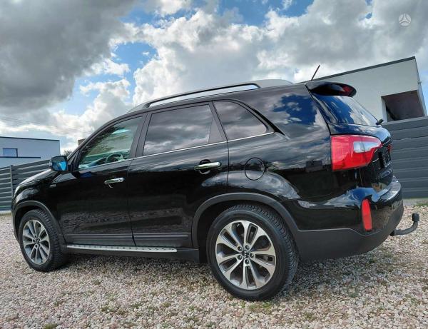 Melns Kia Sorento 2013 Vilkaviškis, ar dzinēja tilpumu 2.20 L un nobraukumu 176 tūkst. km par 9800 €, foto 7 vietnē AUTOMOTO.COM.LV