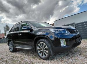 Black Kia Sorento 2013 in Vilkaviskis, with an engine capacity of 2.20 L and mileage of 176 thousand km for 9800 €, photo 17 on AUTOMOTO.COM.LV