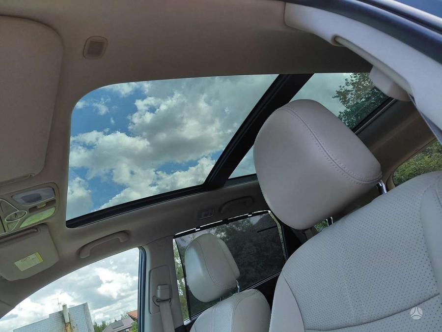 Black Kia Sorento 2013 in Vilkaviskis, with an engine capacity of 2.20 L and mileage of 176 thousand km for 9800 €, photo 22 on AUTOMOTO.COM.LV