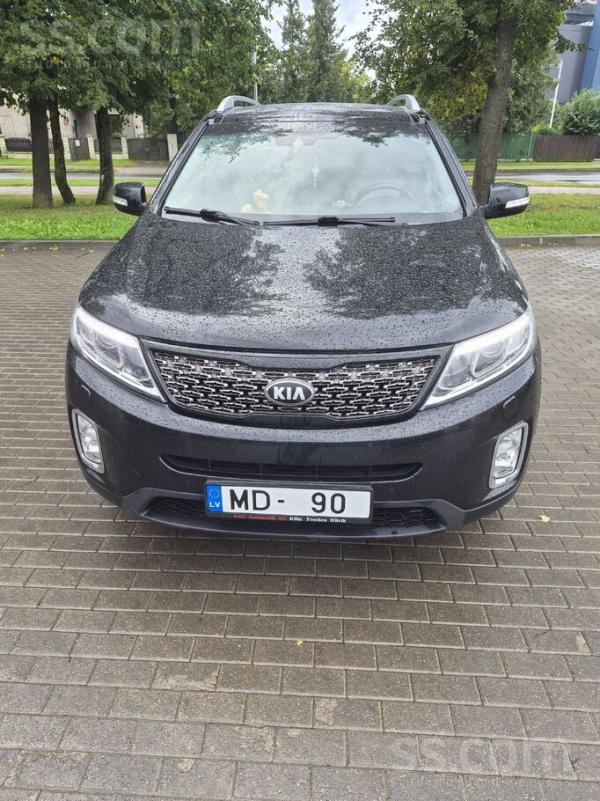 Melns Kia Sorento 2013 Jelgava, ar dzinēja tilpumu 2.20 L un nobraukumu 255 tūkst. km par 10500 €, foto 3 vietnē AUTOMOTO.COM.LV