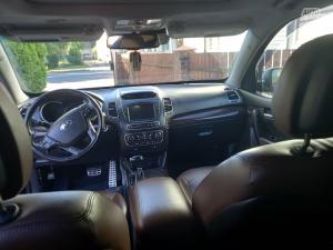 Melns Kia Sorento 2013 Panevēža, ar dzinēja tilpumu 2.20 L un nobraukumu 268 tūkst. km par 8350 €, foto 10 vietnē AUTOMOTO.COM.LV