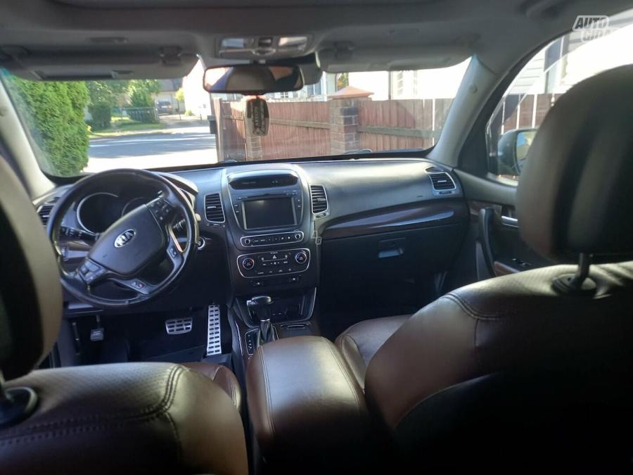 Melns Kia Sorento 2013 Panevēža, ar dzinēja tilpumu 2.20 L un nobraukumu 268 tūkst. km par 8350 €, foto 10 vietnē AUTOMOTO.COM.LV