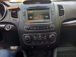 Melns Kia Sorento 2013 Panevēža, ar dzinēja tilpumu 2.20 L un nobraukumu 268 tūkst. km par 8350 €, foto 14 vietnē AUTOMOTO.COM.LV