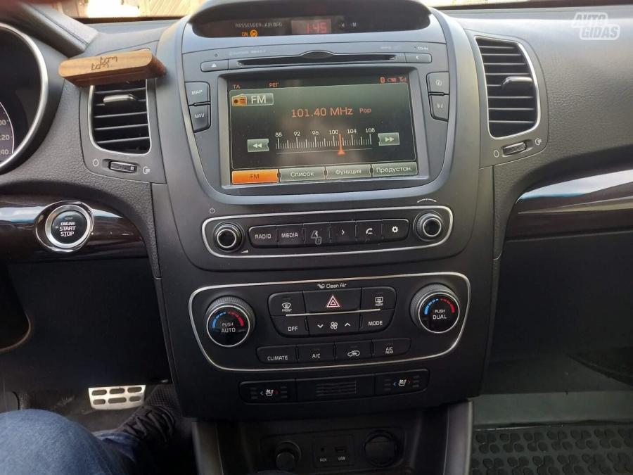 Melns Kia Sorento 2013 Panevēža, ar dzinēja tilpumu 2.20 L un nobraukumu 268 tūkst. km par 8350 €, foto 14 vietnē AUTOMOTO.COM.LV