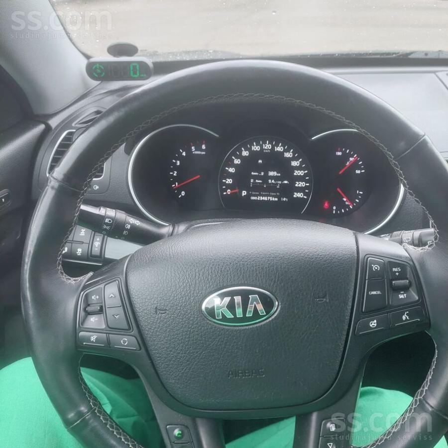 Melns Kia Sorento 2014 Jelgava, ar dzinēja tilpumu 2.00 L un nobraukumu 227 tūkst. km par 11000 €, foto 3 vietnē AUTOMOTO.COM.LV