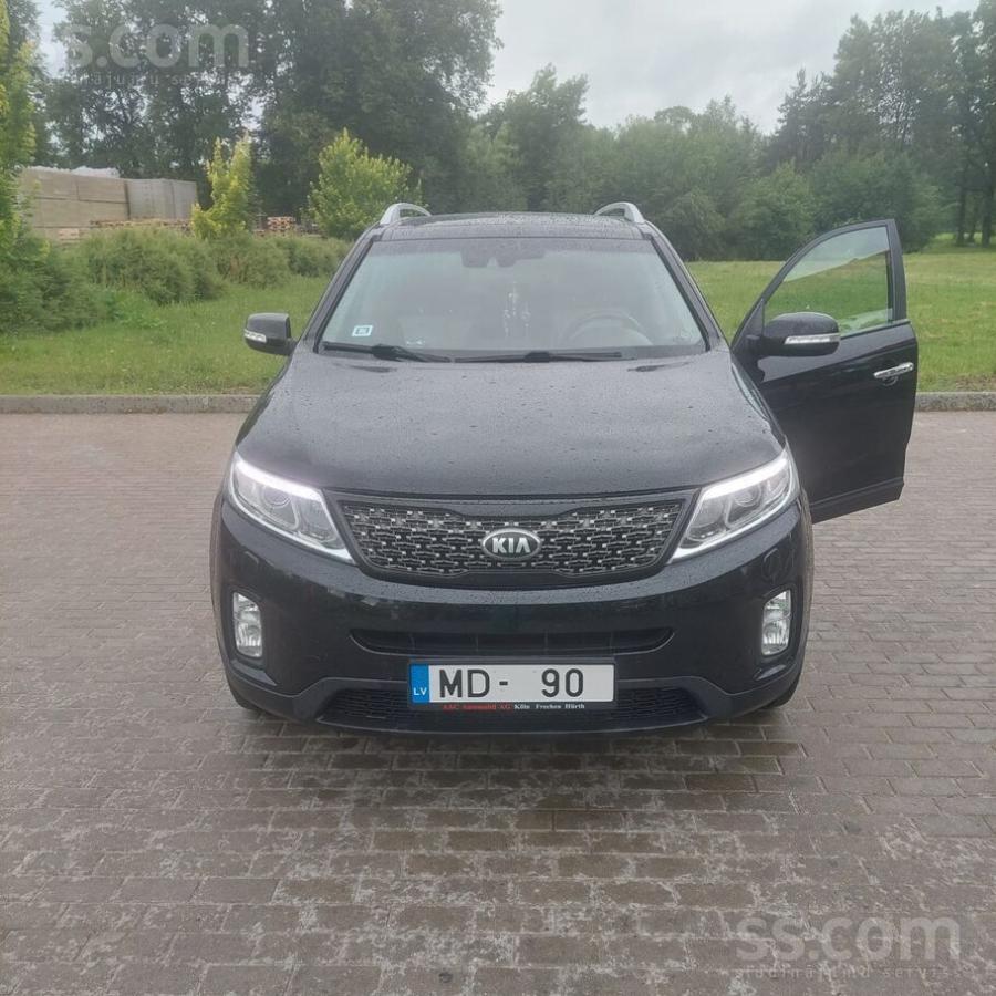 Melns Kia Sorento 2014 Jelgava, ar dzinēja tilpumu 2.00 L un nobraukumu 227 tūkst. km par 11000 €, foto 14 vietnē AUTOMOTO.COM.LV