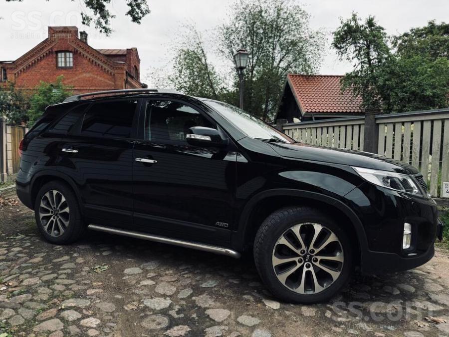 Melns Kia Sorento 2014 Cēsis, ar dzinēja tilpumu 2.20 L un nobraukumu 0 tūkst. km par 9490 €, foto 2 vietnē AUTOMOTO.COM.LV