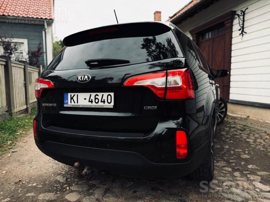 Melns Kia Sorento 2014 Cēsis, ar dzinēja tilpumu 2.20 L un nobraukumu 0 tūkst. km par 9490 €, foto 5 vietnē AUTOMOTO.COM.LV