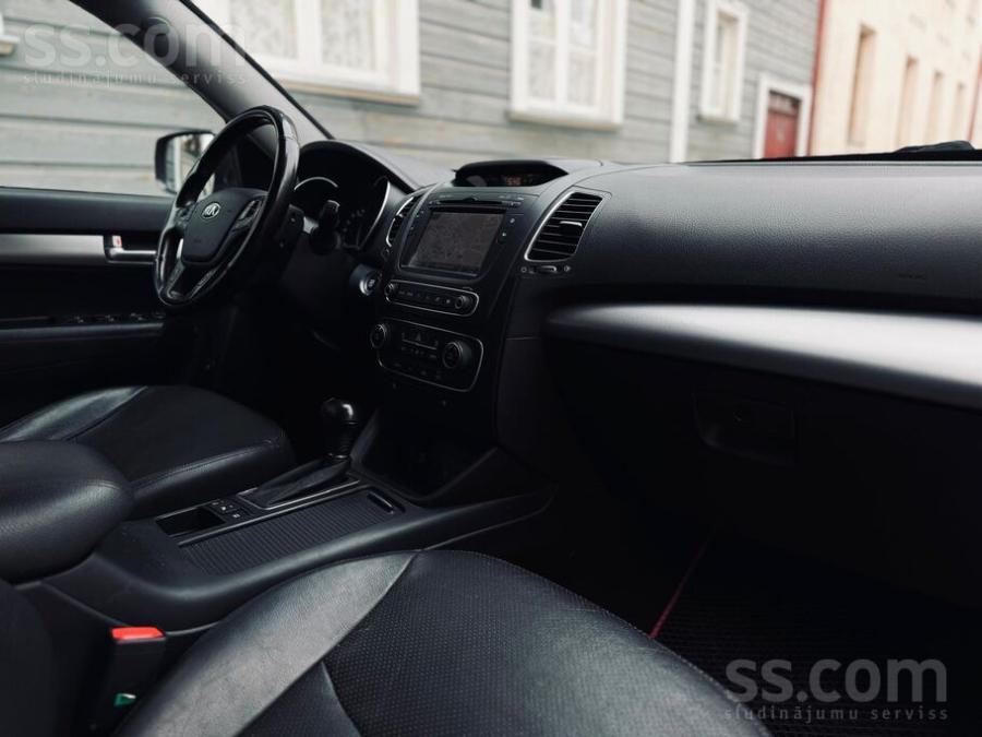Melns Kia Sorento 2014 Cēsis, ar dzinēja tilpumu 2.20 L un nobraukumu 0 tūkst. km par 9490 €, foto 14 vietnē AUTOMOTO.COM.LV