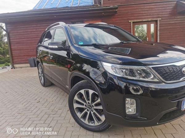 Black Kia Sorento 2014 in Prienai, with an engine capacity of 2.20 L and mileage of 191 thousand km for 9650 €, photo 1 on AUTOMOTO.COM.LV