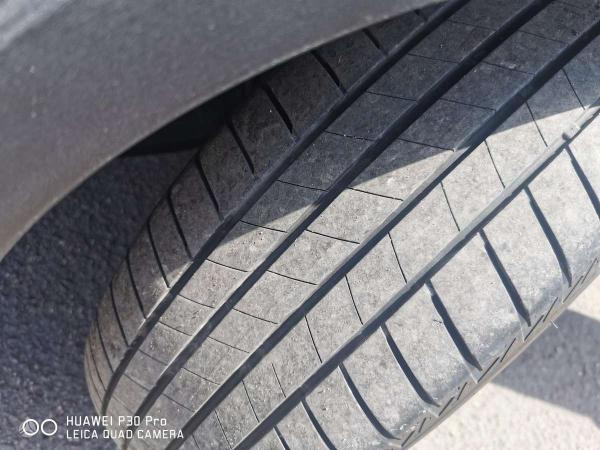 Black Kia Sorento 2014 in Prienai, with an engine capacity of 2.20 L and mileage of 191 thousand km for 9650 €, photo 6 on AUTOMOTO.COM.LV
