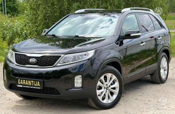 Black Kia Sorento 2014 in Siauliai, with an engine capacity of 2.20 L and mileage of 196 thousand km for 13450 €, photo 2 on AUTOMOTO.COM.LV