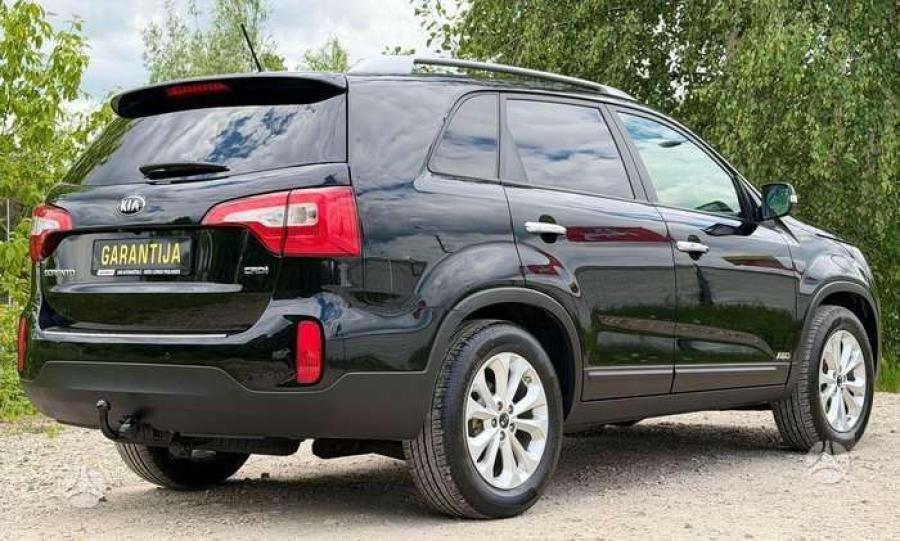 Melns Kia Sorento 2014 Šauļi, ar dzinēja tilpumu 2.20 L un nobraukumu 196 tūkst. km par 13450 €, foto 5 vietnē AUTOMOTO.COM.LV
