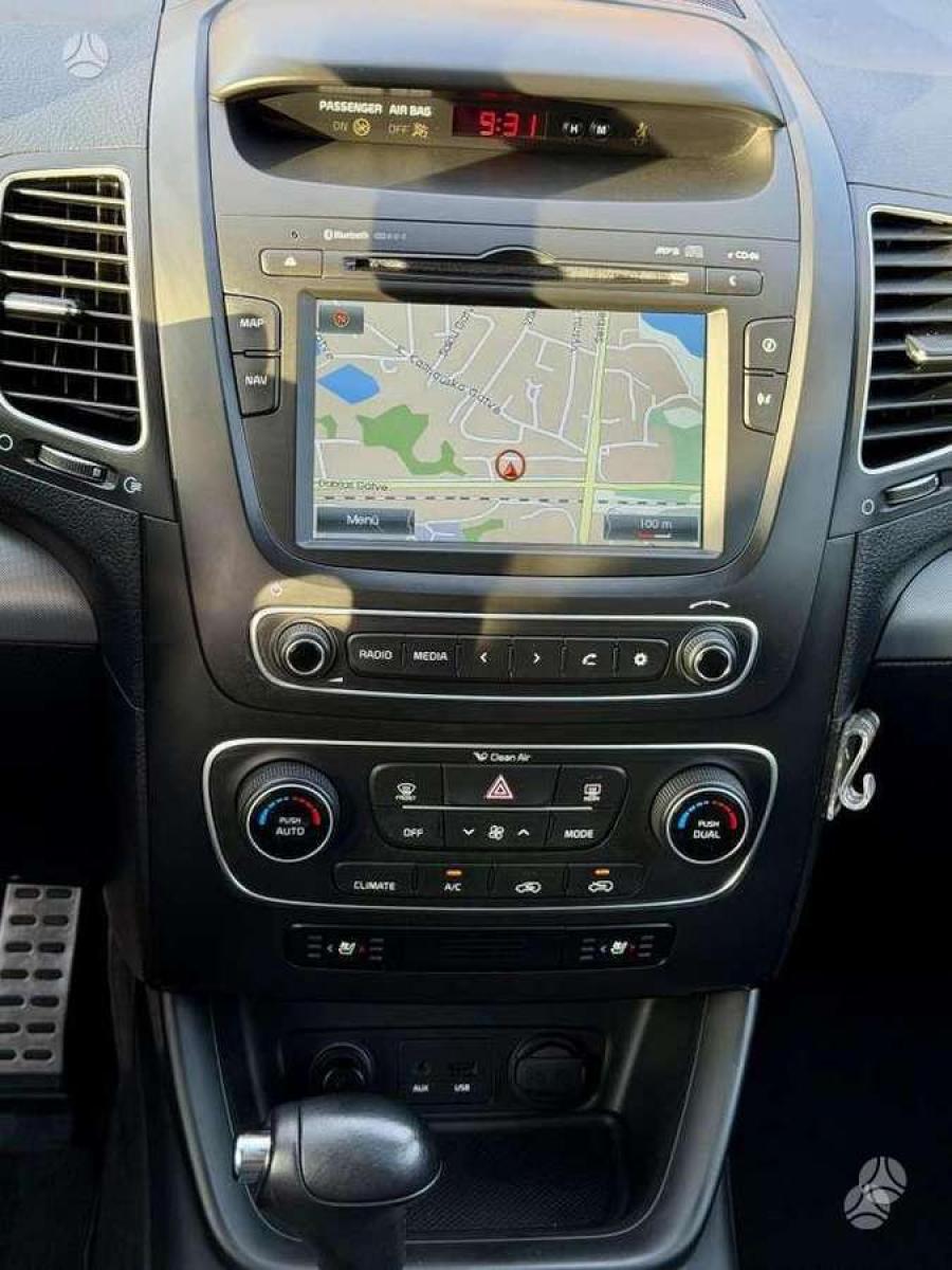 Melns Kia Sorento 2014 Šauļi, ar dzinēja tilpumu 2.20 L un nobraukumu 196 tūkst. km par 13450 €, foto 32 vietnē AUTOMOTO.COM.LV
