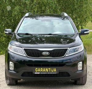 Black Kia Sorento 2014 in Siauliai, with an engine capacity of 2.20 L and mileage of 196 thousand km for 13450 €, photo 6 on AUTOMOTO.COM.LV