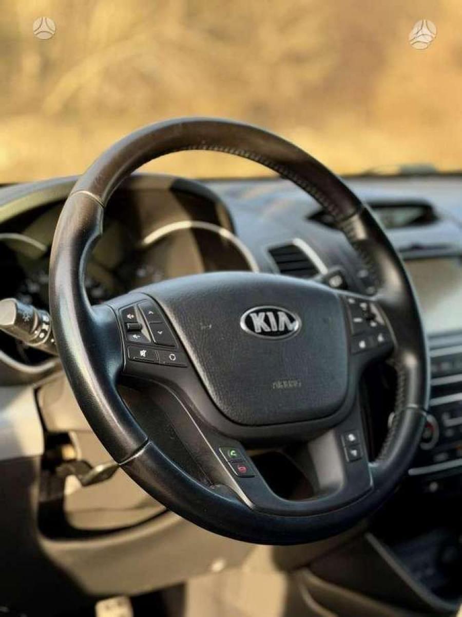 Black Kia Sorento 2014 in Siauliai, with an engine capacity of 2.20 L and mileage of 196 thousand km for 13450 €, photo 20 on AUTOMOTO.COM.LV