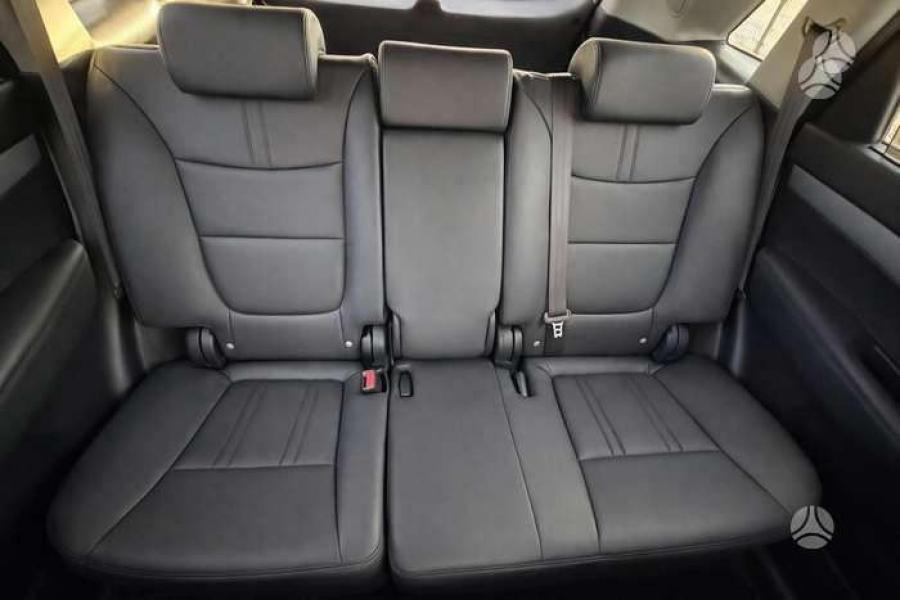 Black Kia Sorento 2014 in Siauliai, with an engine capacity of 2.20 L and mileage of 196 thousand km for 13450 €, photo 28 on AUTOMOTO.COM.LV