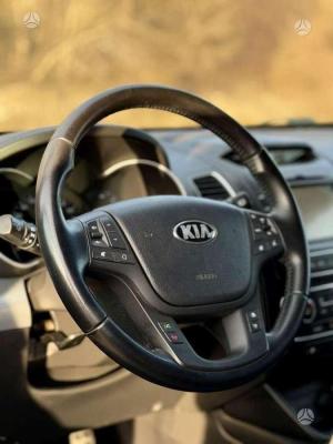Black Kia Sorento 2014 in Siauliai, with an engine capacity of 2.20 L and mileage of 196 thousand km for 13450 €, photo 20 on AUTOMOTO.COM.LV