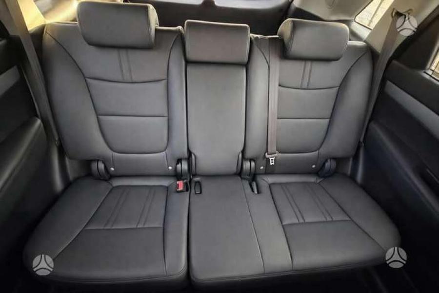 Black Kia Sorento 2014 in Siauliai, with an engine capacity of 2.20 L and mileage of 196 thousand km for 13450 €, photo 28 on AUTOMOTO.COM.LV
