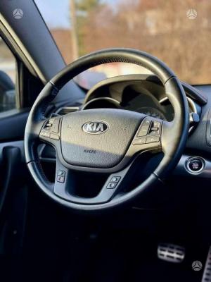 Black Kia Sorento 2014 in Siauliai, with an engine capacity of 2.20 L and mileage of 196 thousand km for 13450 €, photo 21 on AUTOMOTO.COM.LV