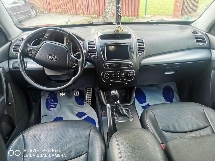 Melns Kia Sorento 2014 Prienai, ar dzinēja tilpumu 2.20 L un nobraukumu 191 tūkst. km par 9250 €, foto 3 vietnē AUTOMOTO.COM.LV