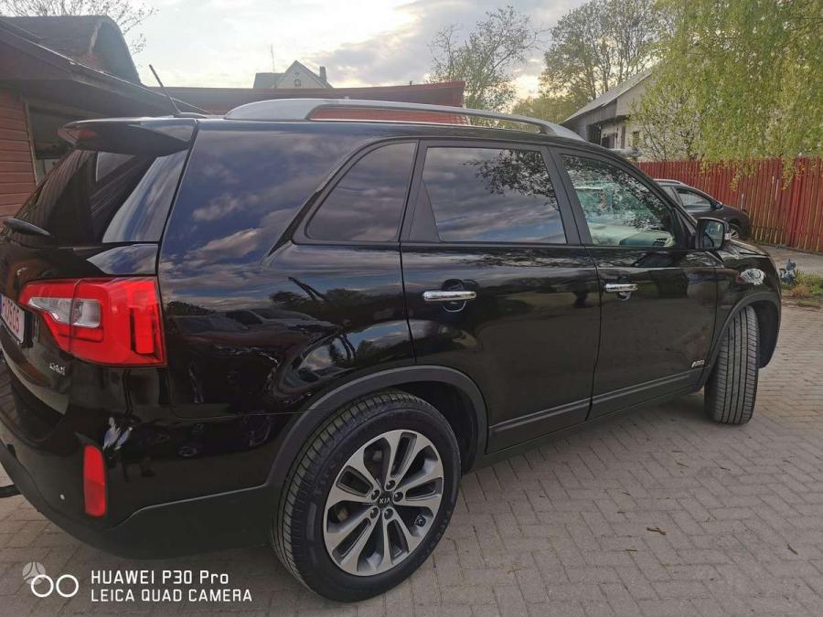 Melns Kia Sorento 2014 Prienai, ar dzinēja tilpumu 2.20 L un nobraukumu 191 tūkst. km par 9250 €, foto 9 vietnē AUTOMOTO.COM.LV