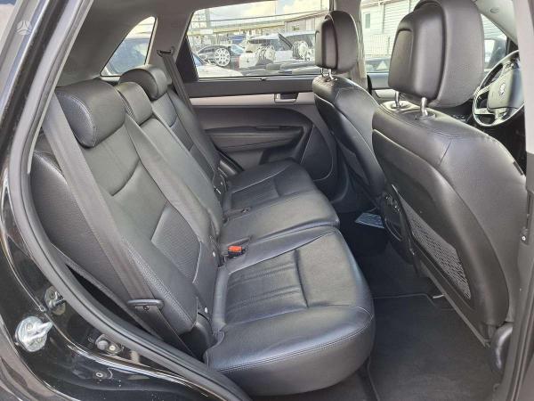 Melns Kia Sorento 2014 Marijampole, ar dzinēja tilpumu 2.20 L un nobraukumu 250 tūkst. km par 8900 €, foto 8 vietnē AUTOMOTO.COM.LV