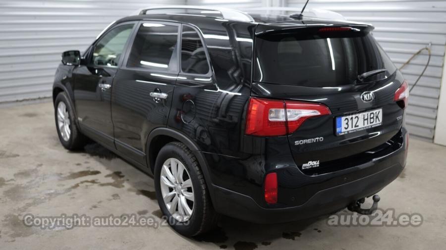 Melns Kia Sorento 2015 Tallina, ar dzinēja tilpumu 2.20 L un nobraukumu 229 tūkst. km par 10999 €, foto 4 vietnē AUTOMOTO.COM.LV