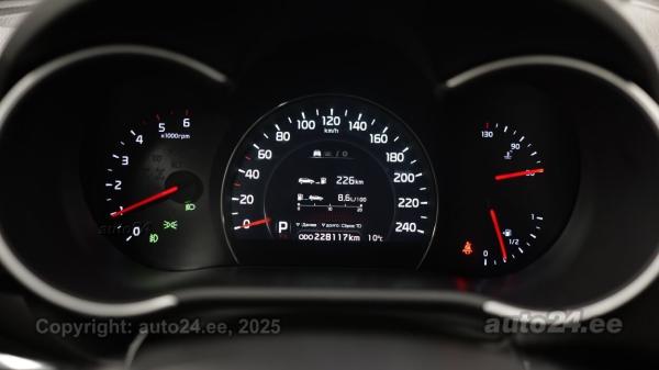 Black Kia Sorento 2015 in Tallinn, with an engine capacity of 2.20 L and mileage of 229 thousand km for 10999 €, photo 11 on AUTOMOTO.COM.LV