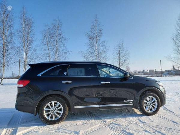 Melns Kia Sorento 2015 Vilkaviškis, ar dzinēja tilpumu 2.20 L un nobraukumu 180 tūkst. km par 9200 €, foto 4 vietnē AUTOMOTO.COM.LV