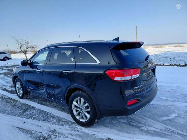 Melns Kia Sorento 2015 Vilkaviškis, ar dzinēja tilpumu 2.20 L un nobraukumu 180 tūkst. km par 9200 €, foto 8 vietnē AUTOMOTO.COM.LV