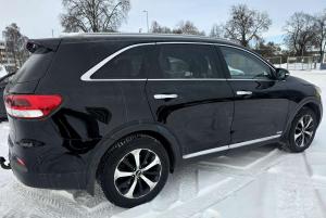 Black Kia Sorento 2015 in Marijampole, with an engine capacity of 2.20 L and mileage of 280 thousand km for 12450 €, photo 5 on AUTOMOTO.COM.LV