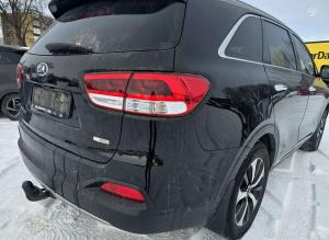 Black Kia Sorento 2015 in Marijampole, with an engine capacity of 2.20 L and mileage of 280 thousand km for 12450 €, photo 6 on AUTOMOTO.COM.LV
