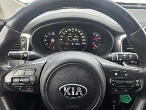 Black Kia Sorento 2015 in Marijampole, with an engine capacity of 2.20 L and mileage of 280 thousand km for 12450 €, photo 14 on AUTOMOTO.COM.LV