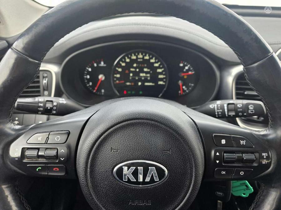 Black Kia Sorento 2015 in Marijampole, with an engine capacity of 2.20 L and mileage of 280 thousand km for 12450 €, photo 14 on AUTOMOTO.COM.LV