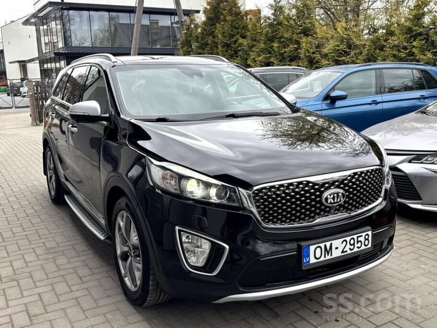 Melns Kia Sorento 2015 Rīga, ar dzinēja tilpumu 2.20 L un nobraukumu 153 tūkst. km par 13500 €, foto 3 vietnē AUTOMOTO.COM.LV