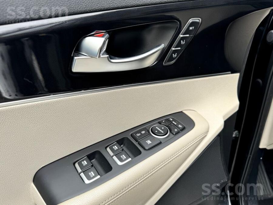 Melns Kia Sorento 2015 Rīga, ar dzinēja tilpumu 2.20 L un nobraukumu 153 tūkst. km par 13500 €, foto 21 vietnē AUTOMOTO.COM.LV