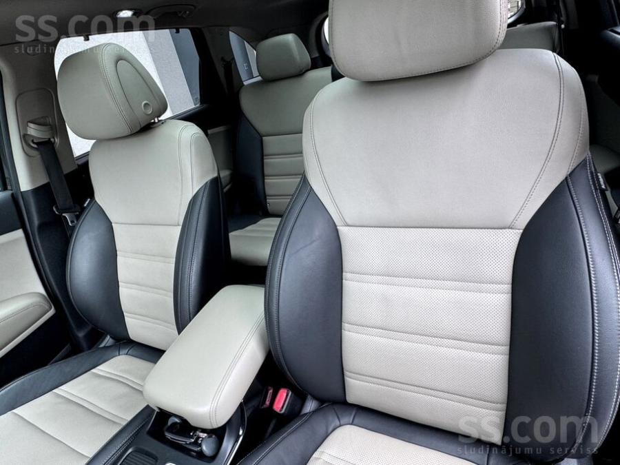Melns Kia Sorento 2015 Rīga, ar dzinēja tilpumu 2.20 L un nobraukumu 153 tūkst. km par 13500 €, foto 24 vietnē AUTOMOTO.COM.LV