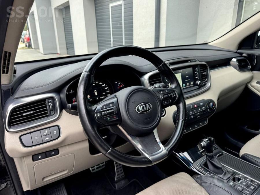 Melns Kia Sorento 2015 Rīga, ar dzinēja tilpumu 2.20 L un nobraukumu 153 tūkst. km par 13500 €, foto 25 vietnē AUTOMOTO.COM.LV