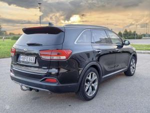 Black Kia Sorento 2015 in Vilnius, with an engine capacity of 2.20 L and mileage of 191 thousand km for 15900 €, photo 6 on AUTOMOTO.COM.LV