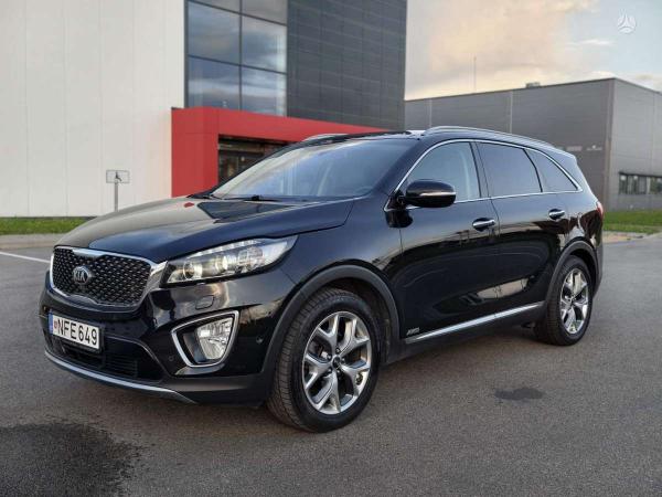 Black Kia Sorento 2015 in Vilnius, with an engine capacity of 2.20 L and mileage of 191 thousand km for 15900 €, photo 6 on AUTOMOTO.COM.LV