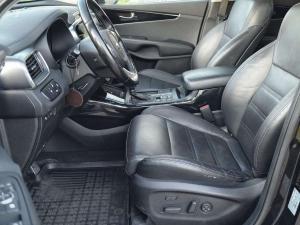 Black Kia Sorento 2015 in Vilnius, with an engine capacity of 2.20 L and mileage of 191 thousand km for 15900 €, photo 13 on AUTOMOTO.COM.LV