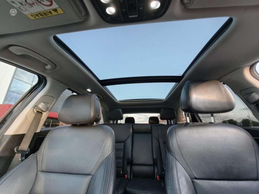 Black Kia Sorento 2015 in Vilnius, with an engine capacity of 2.20 L and mileage of 191 thousand km for 15900 €, photo 21 on AUTOMOTO.COM.LV
