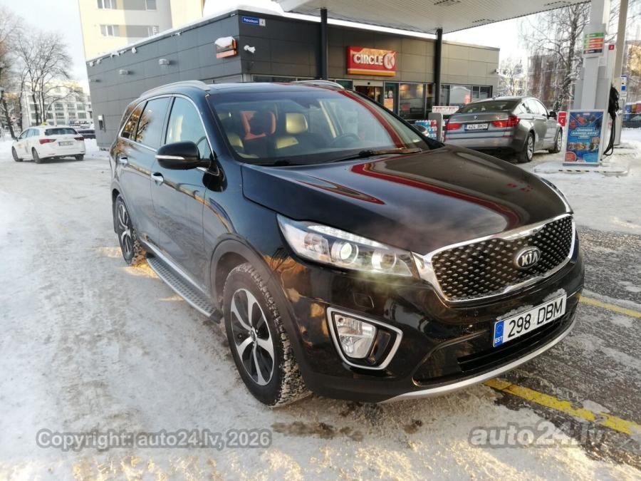 Black Kia Sorento 2015 in Tallinn, with an engine capacity of 2.20 L and mileage of 136 thousand km for 15950 €, photo 1 on AUTOMOTO.COM.LV