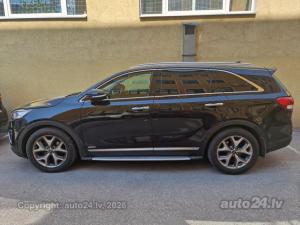 Black Kia Sorento 2015 in Tallinn, with an engine capacity of 2.20 L and mileage of 136 thousand km for 15950 €, photo 6 on AUTOMOTO.COM.LV