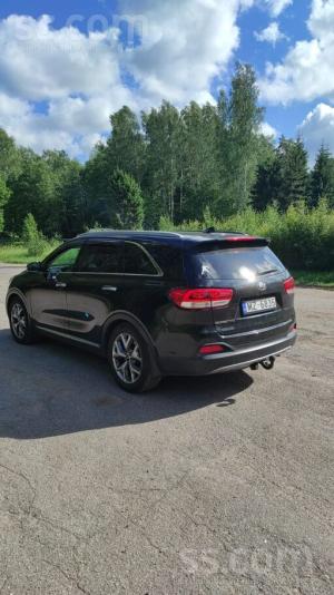 Melns Kia Sorento 2015 Daugavpils, ar dzinēja tilpumu 2.20 L un nobraukumu 300 tūkst. km par 12500 €, foto 3 vietnē AUTOMOTO.COM.LV