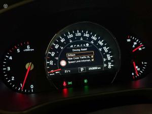 Melns Kia Sorento 2015 Marijampole, ar dzinēja tilpumu 2.20 L un nobraukumu 251 tūkst. km par 12750 €, foto 4 vietnē AUTOMOTO.COM.LV