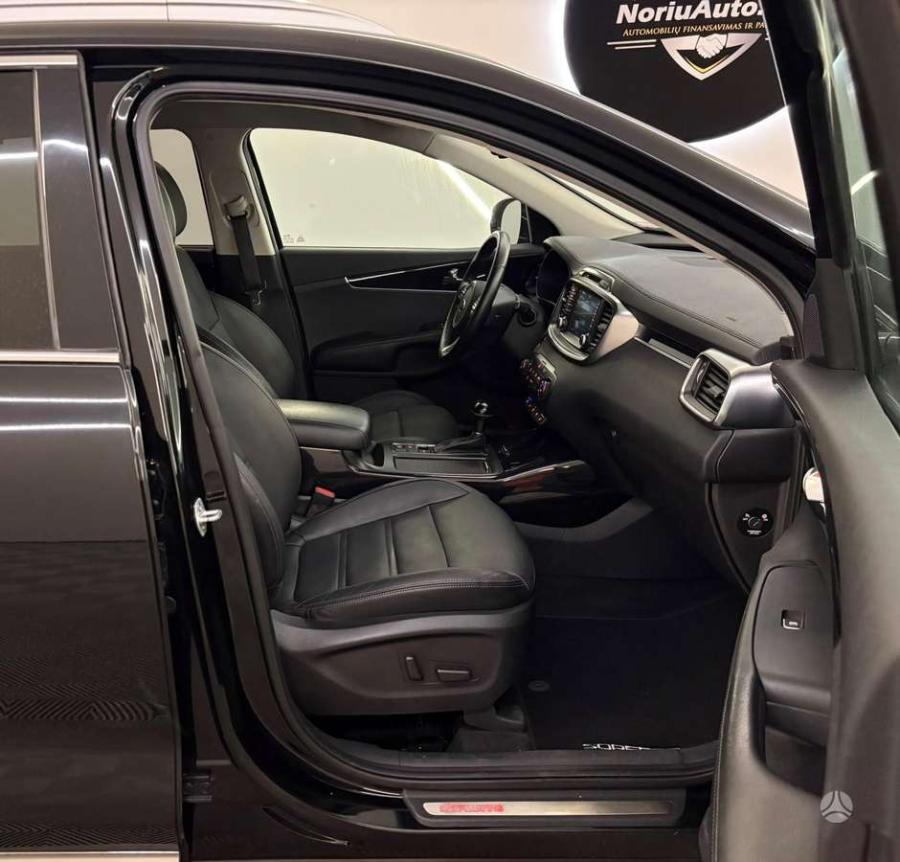 Melns Kia Sorento 2015 Marijampole, ar dzinēja tilpumu 2.20 L un nobraukumu 251 tūkst. km par 12750 €, foto 16 vietnē AUTOMOTO.COM.LV