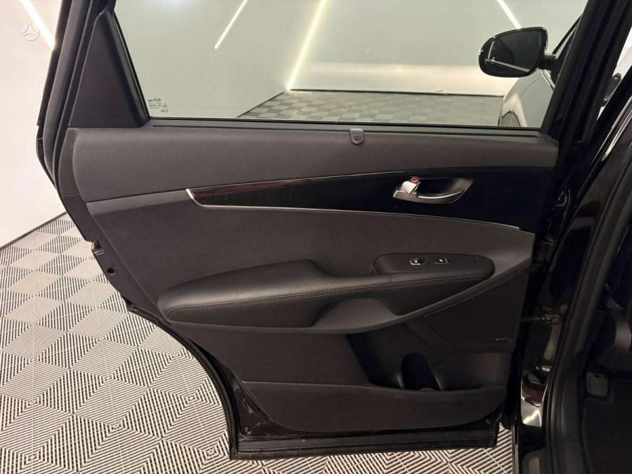 Melns Kia Sorento 2015 Marijampole, ar dzinēja tilpumu 2.20 L un nobraukumu 251 tūkst. km par 12750 €, foto 27 vietnē AUTOMOTO.COM.LV