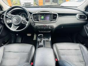 Black Kia Sorento 2015 in Alytus, with an engine capacity of 2.20 L and mileage of 150 thousand km for 13900 €, photo 10 on AUTOMOTO.COM.LV